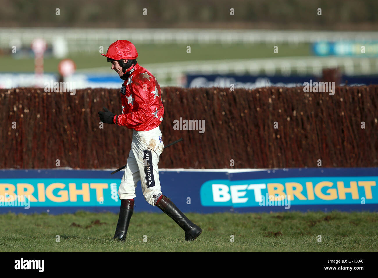 Jockey falling horse racing hi-res stock photography and images - Alamy