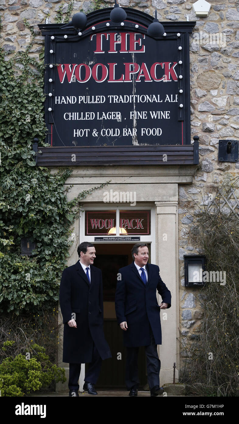 Emmerdale woolpack hi-res stock photography and images - Alamy