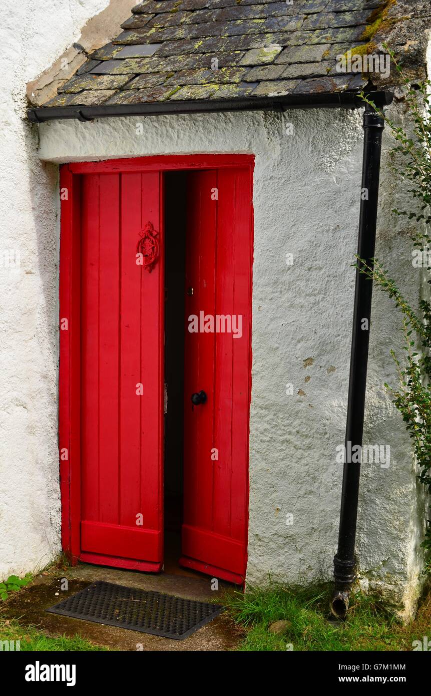 Cottage Door Scotland High Resolution Stock Photography and Images - Alamy