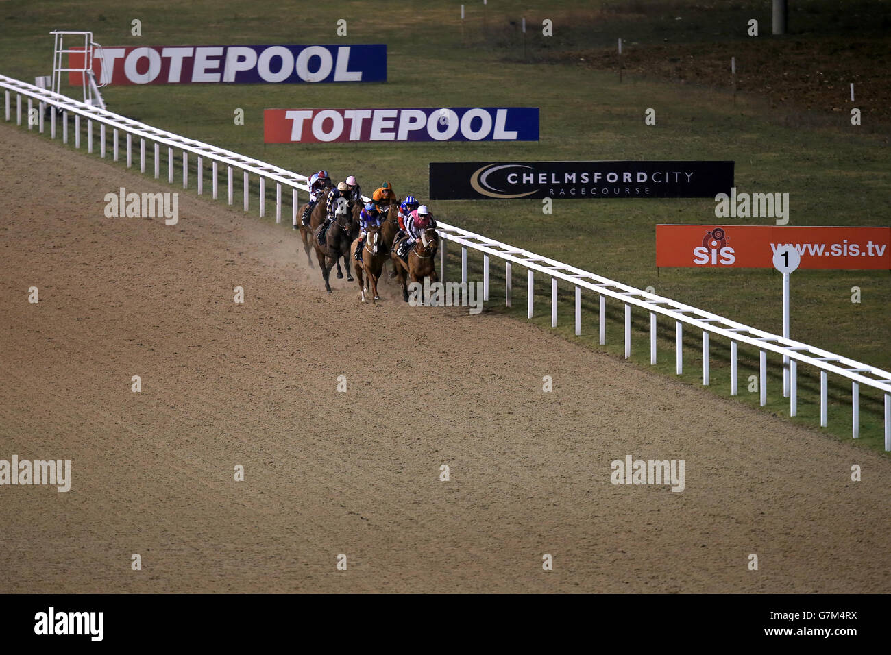 Runners and riders compete in the chelmsfordcityracecourse com handicap ...