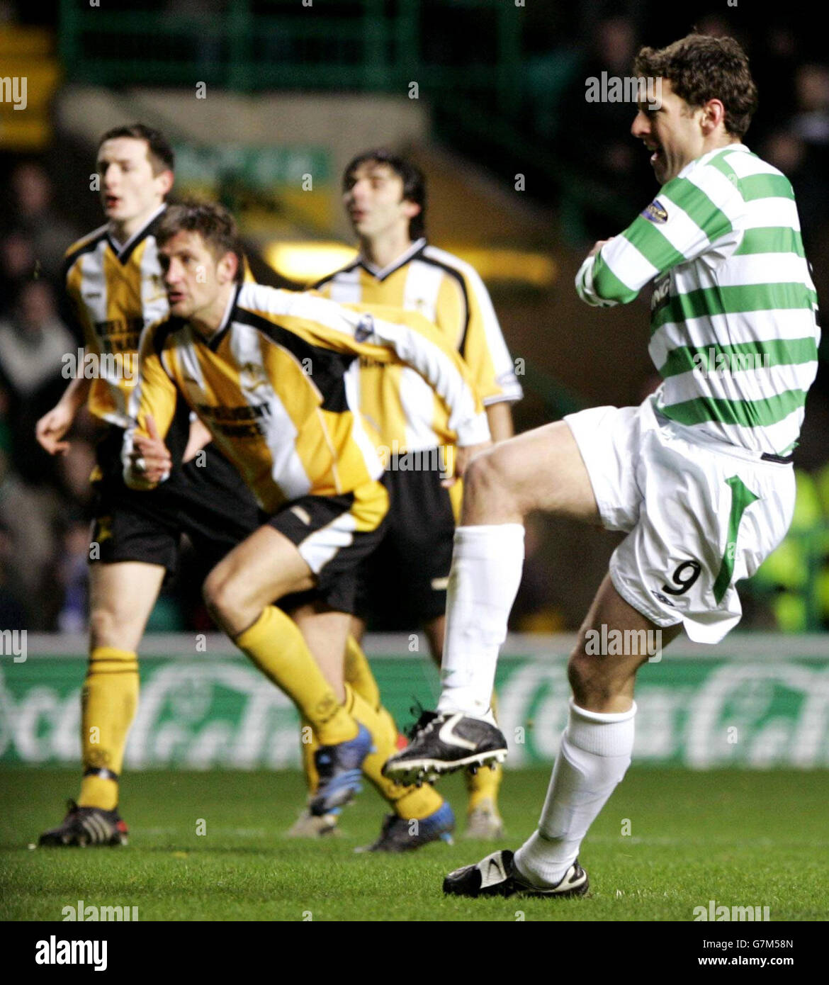 Chris sutton scores celtic hi-res stock photography and images - Alamy