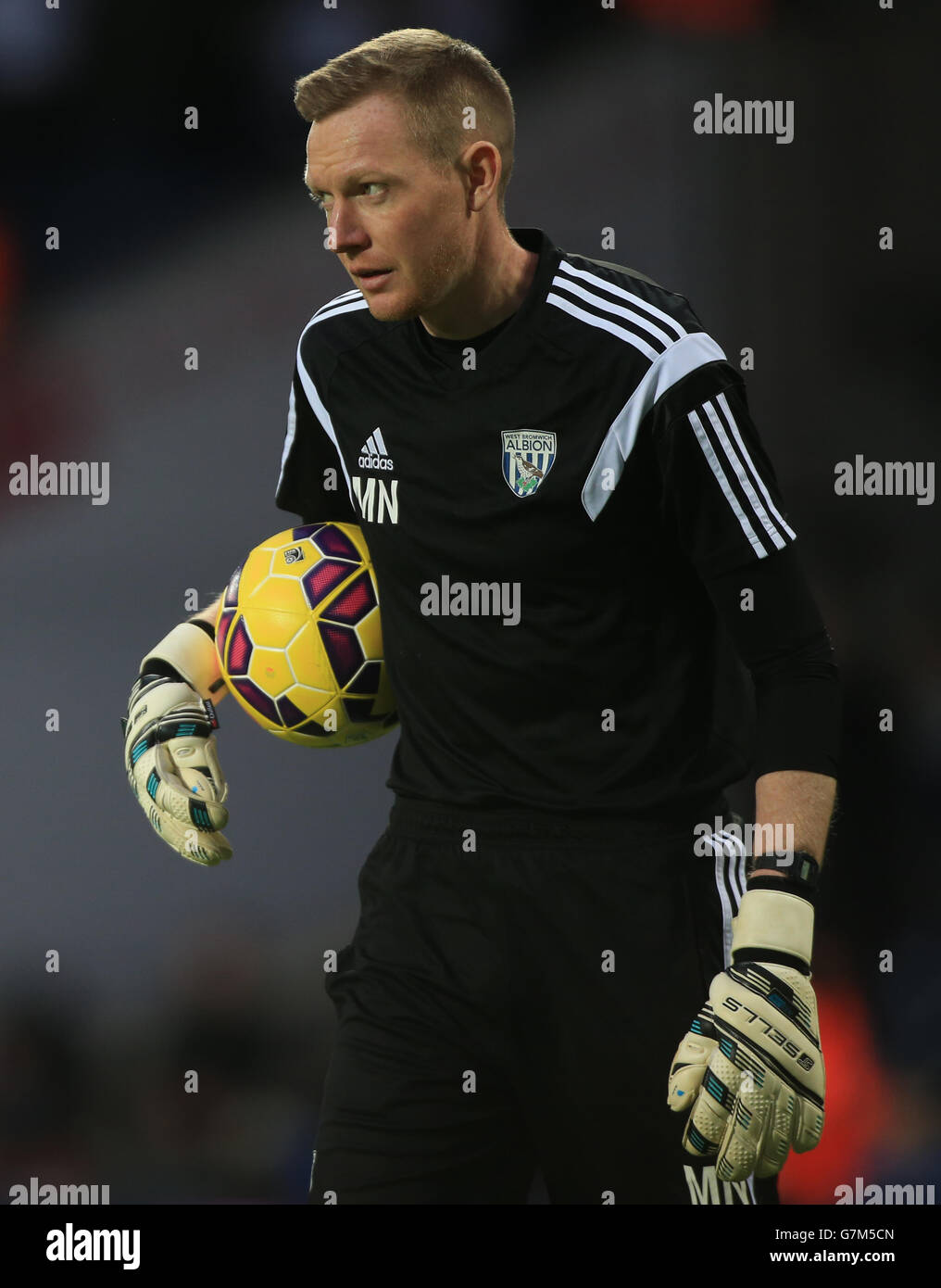 Tottenham hotspur goalkeeper coach hi-res stock photography and images ...