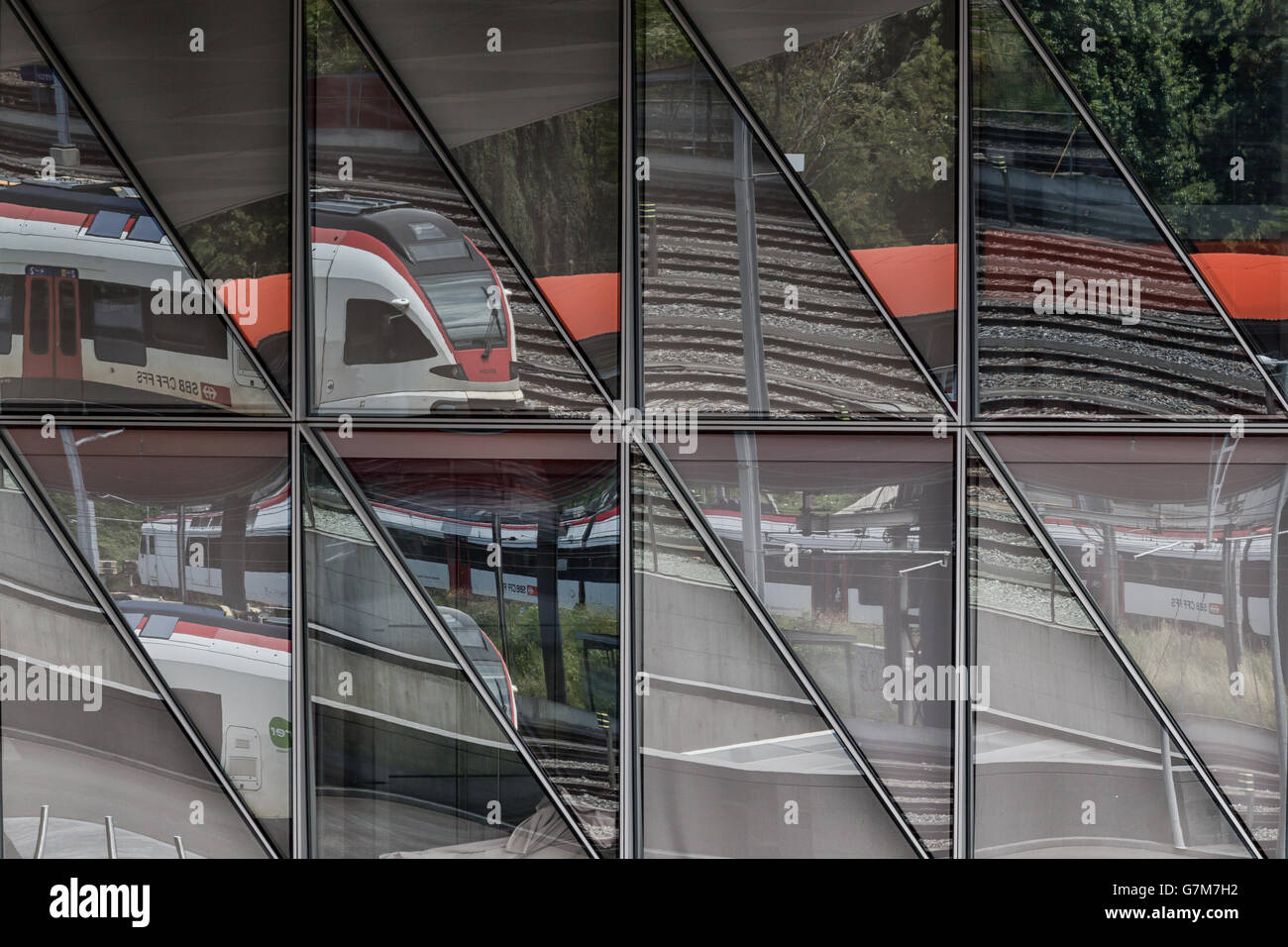Building reflection train hi-res stock photography and images - Alamy