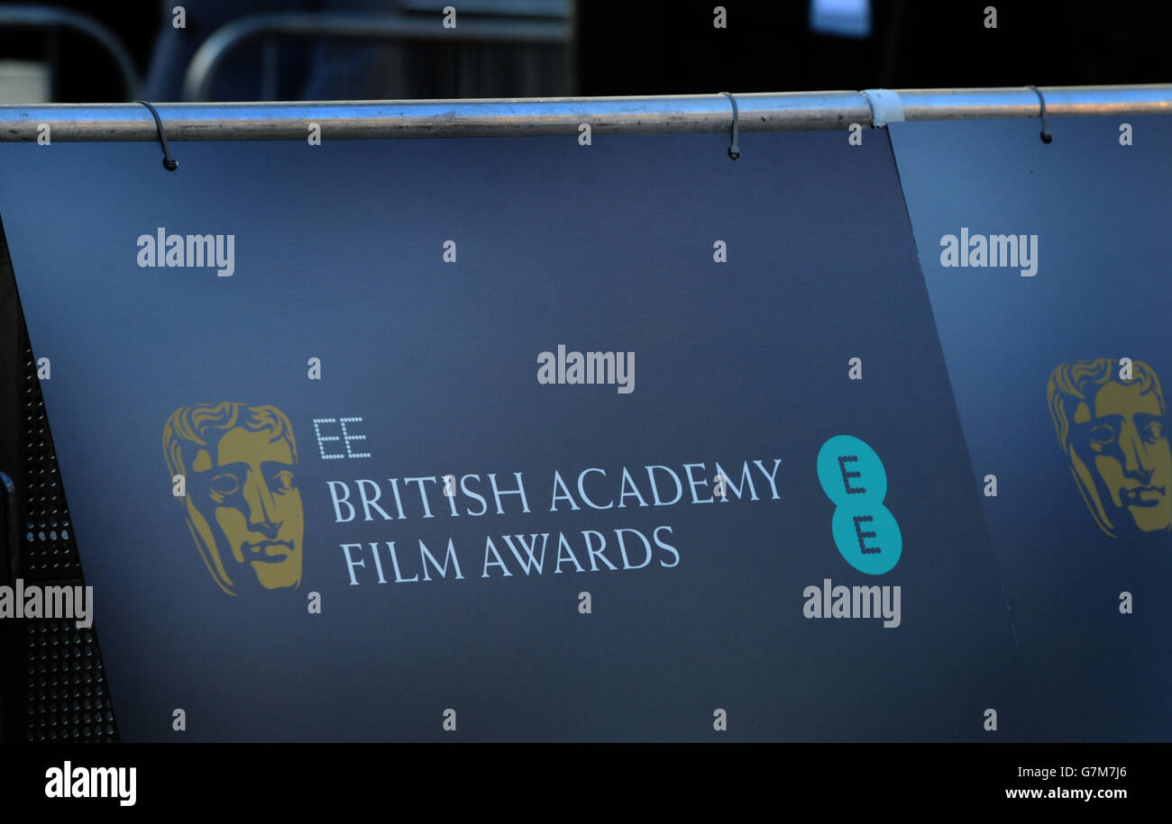 Ee signage hi-res stock photography and images - Alamy