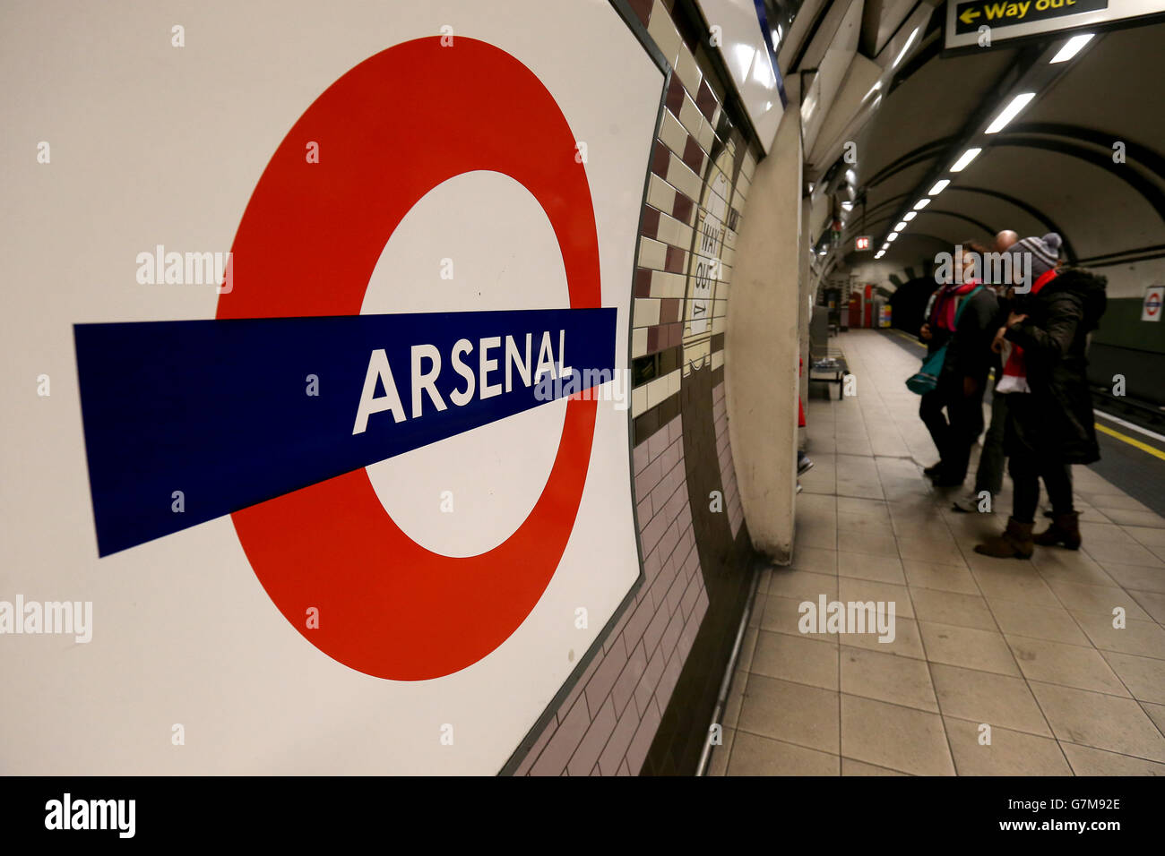 London arsenal tube station hi-res stock photography and images - Alamy