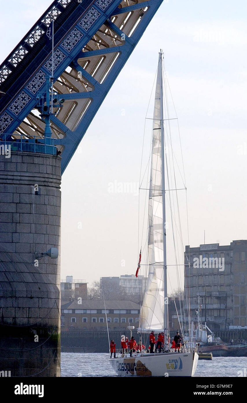 Round the World Yacht Race entrant - Tower Bridge. The Glasgow Clipper ...