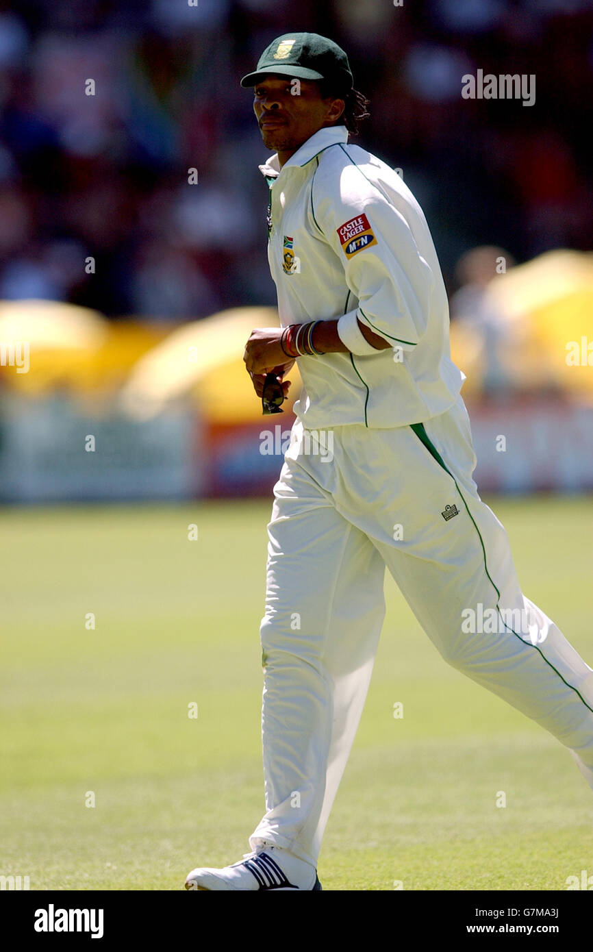 Makhaya ntini south africa hi-res stock photography and images - Alamy