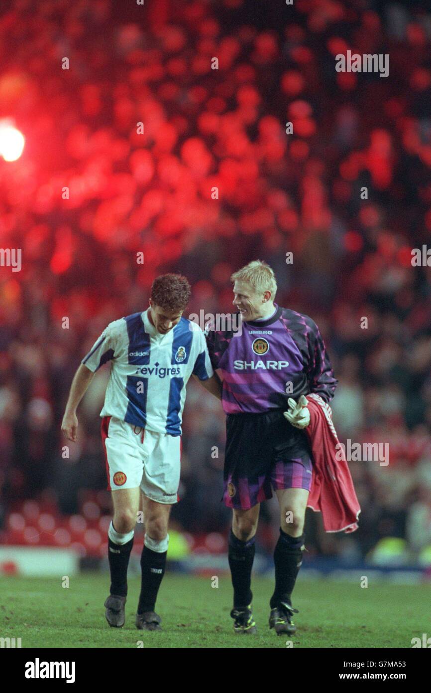 Ronny Johnsen and Peter Schmeichel, Manchester United celebrate victory ...