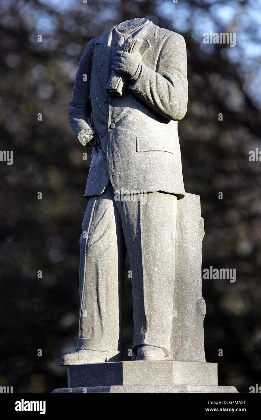 Sean russell statue hi-res stock photography and images - Alamy