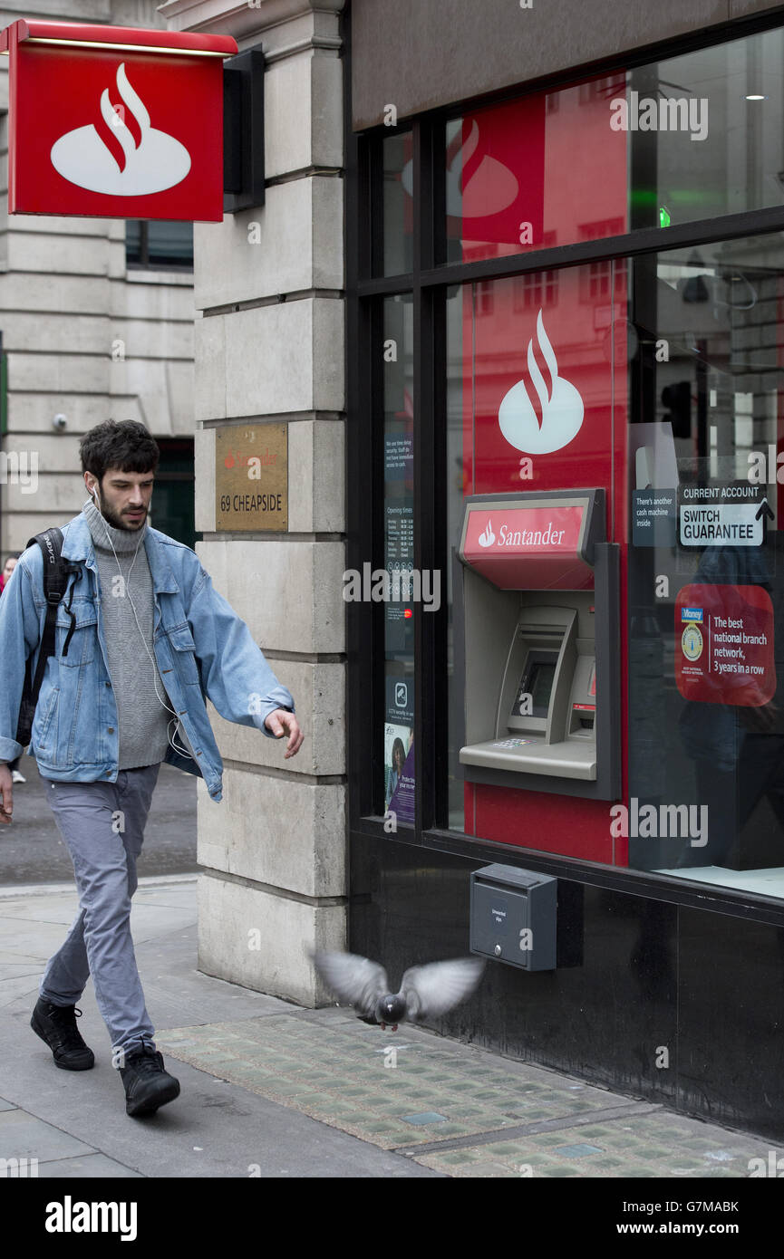 Santander bank branch london hi-res stock photography and images - Alamy