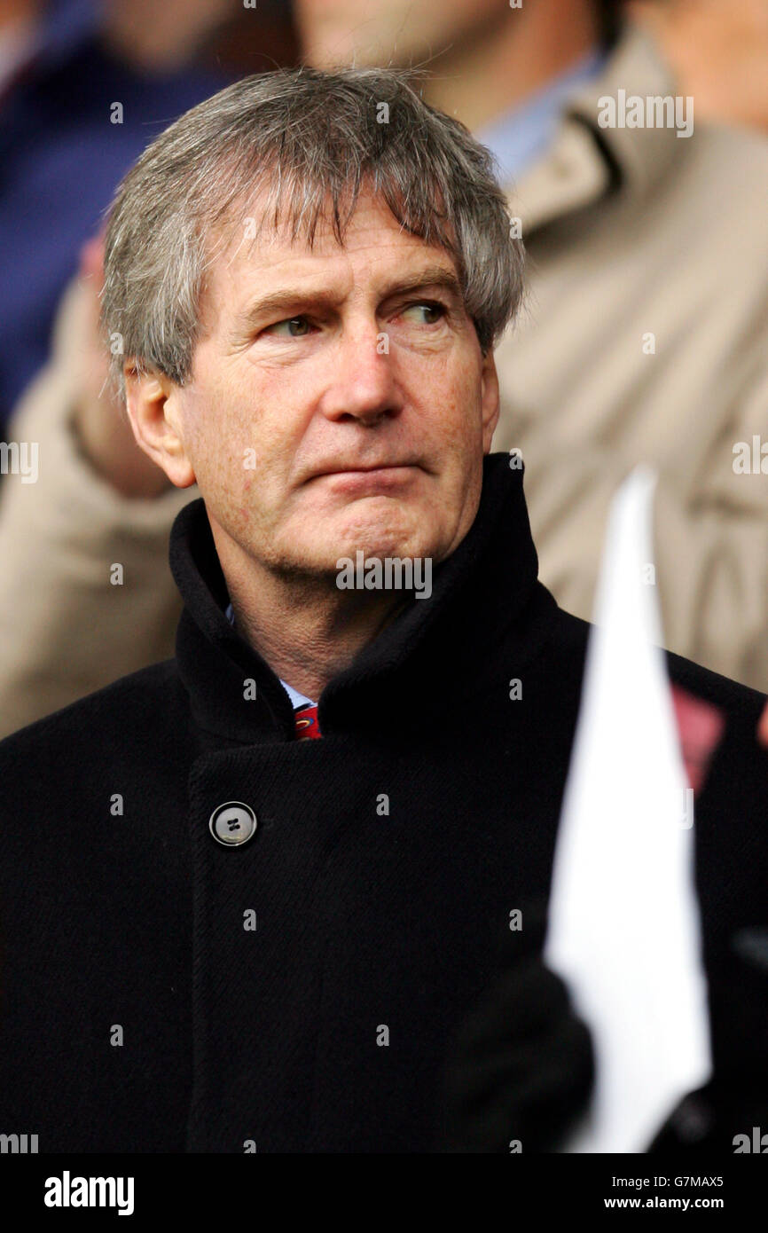 Manchester uniteds chairman martin edwards watches the action hi-res ...