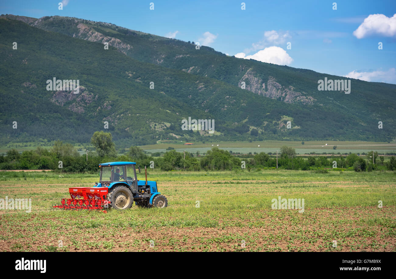Tractor border hi-res stock photography and images - Alamy