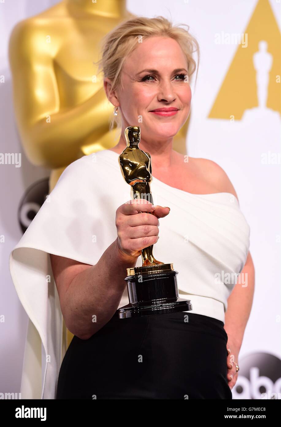 Patricia Arquette with the award for best actress in a supporting role ...