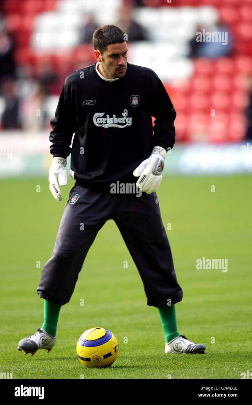 Liverpool's new goalkeeper Scott Carson warms up before the game Stock ...