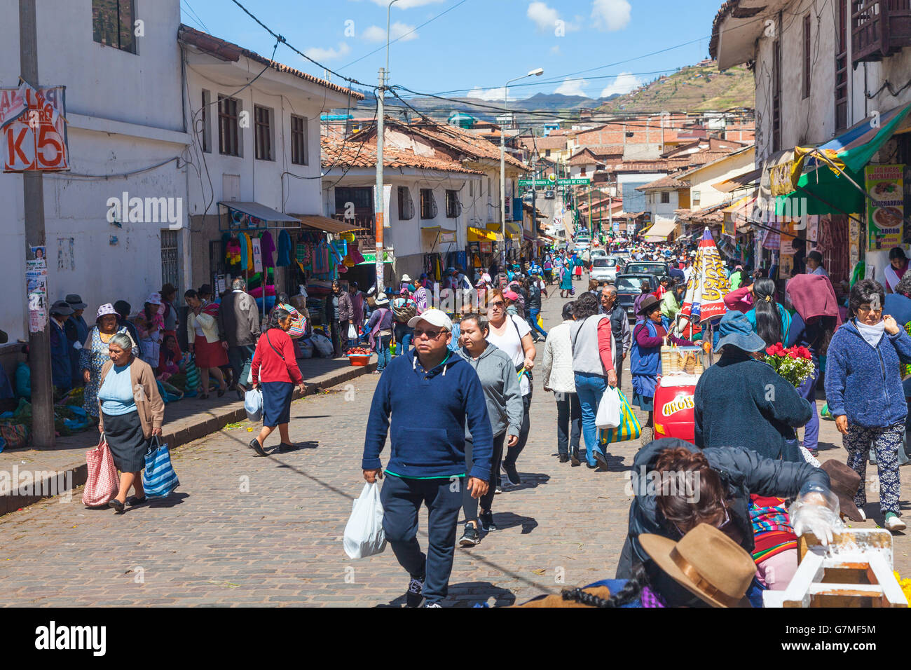 Busy street scene in the San Pedro market district of Cusco, Peru Stock ...
