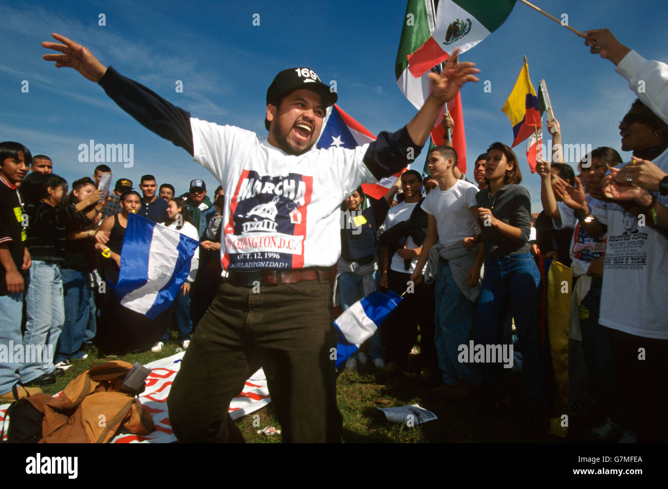 Thousands of Hispanic-Americans march demanding simplified citizenship ...