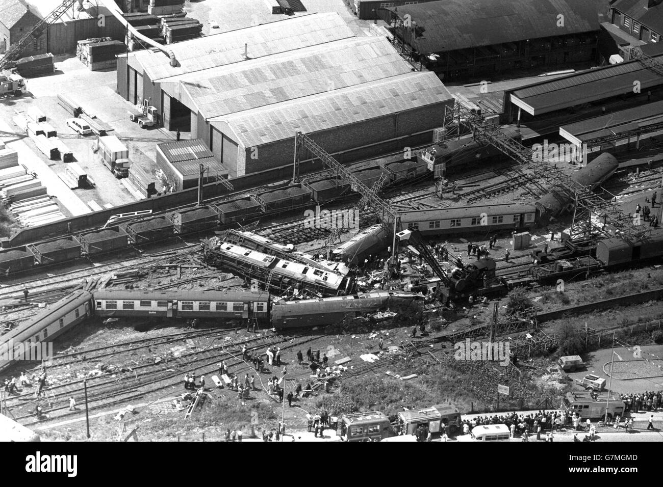 Disasters and Accidents - Nuneaton Rail Crash - Warwickshire, England ...