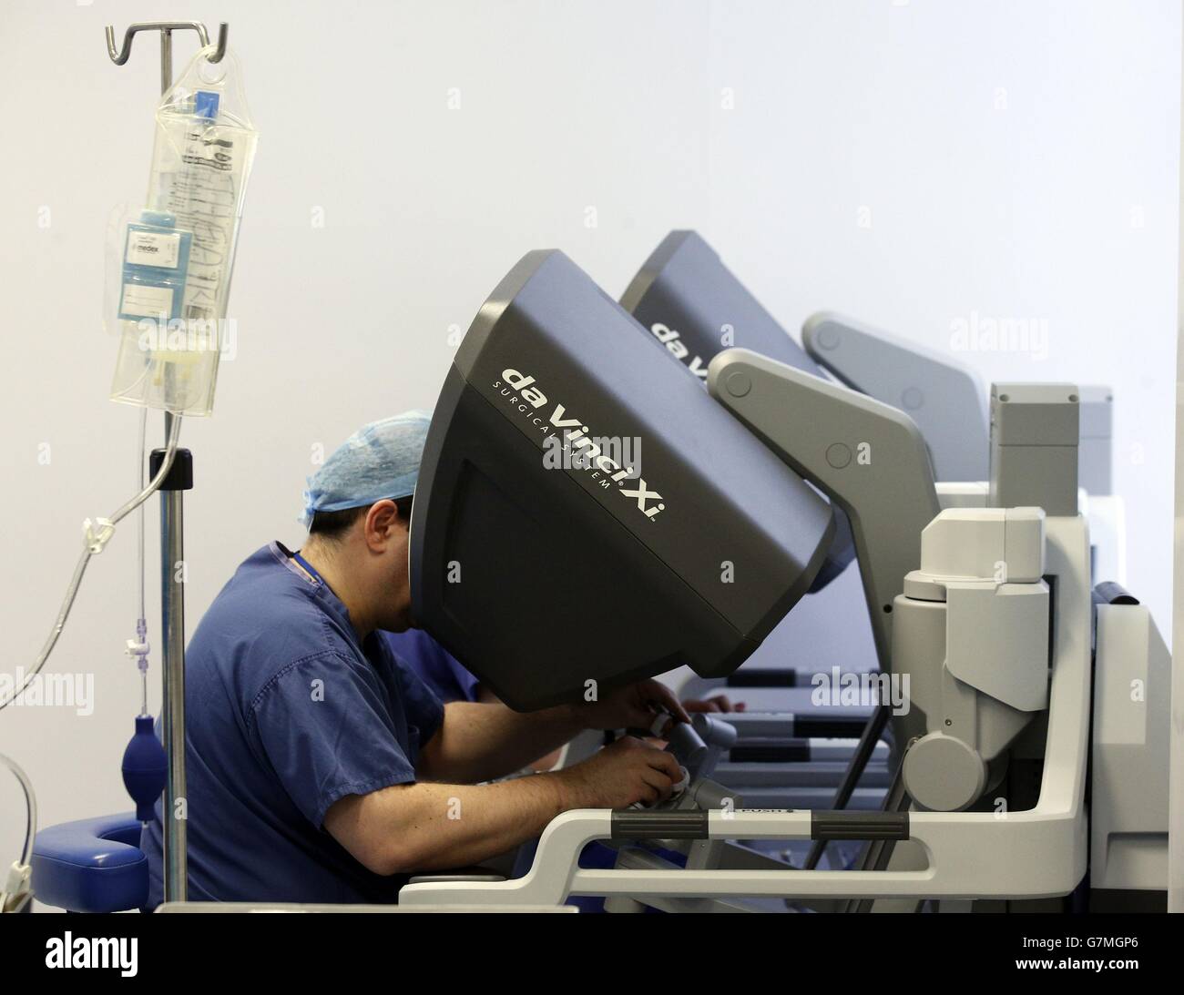 Da vinci surgical system hi-res stock photography and images - Alamy