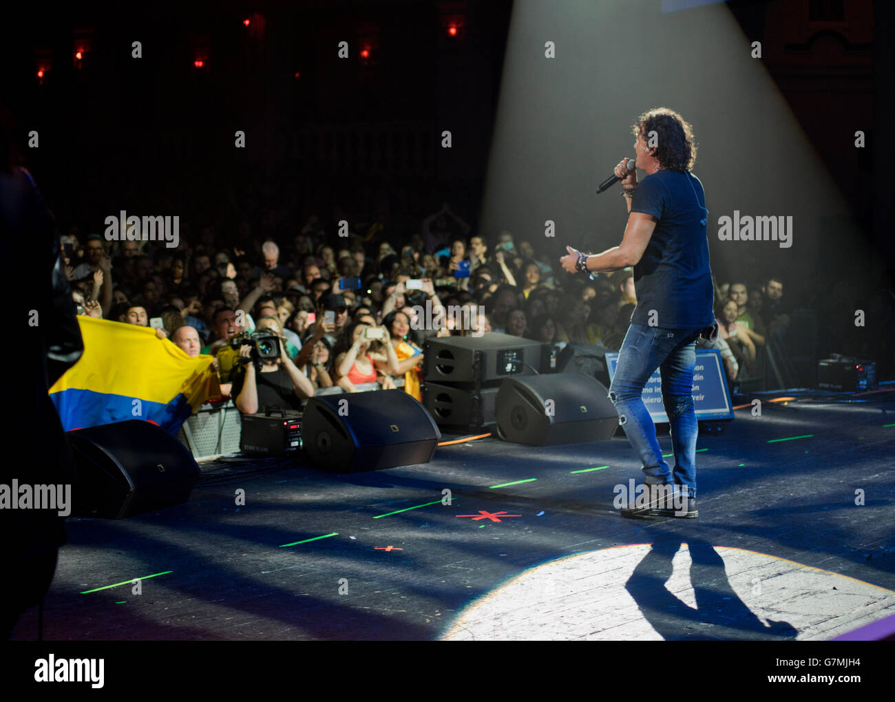 Colombian singer hi-res stock photography and images - Alamy