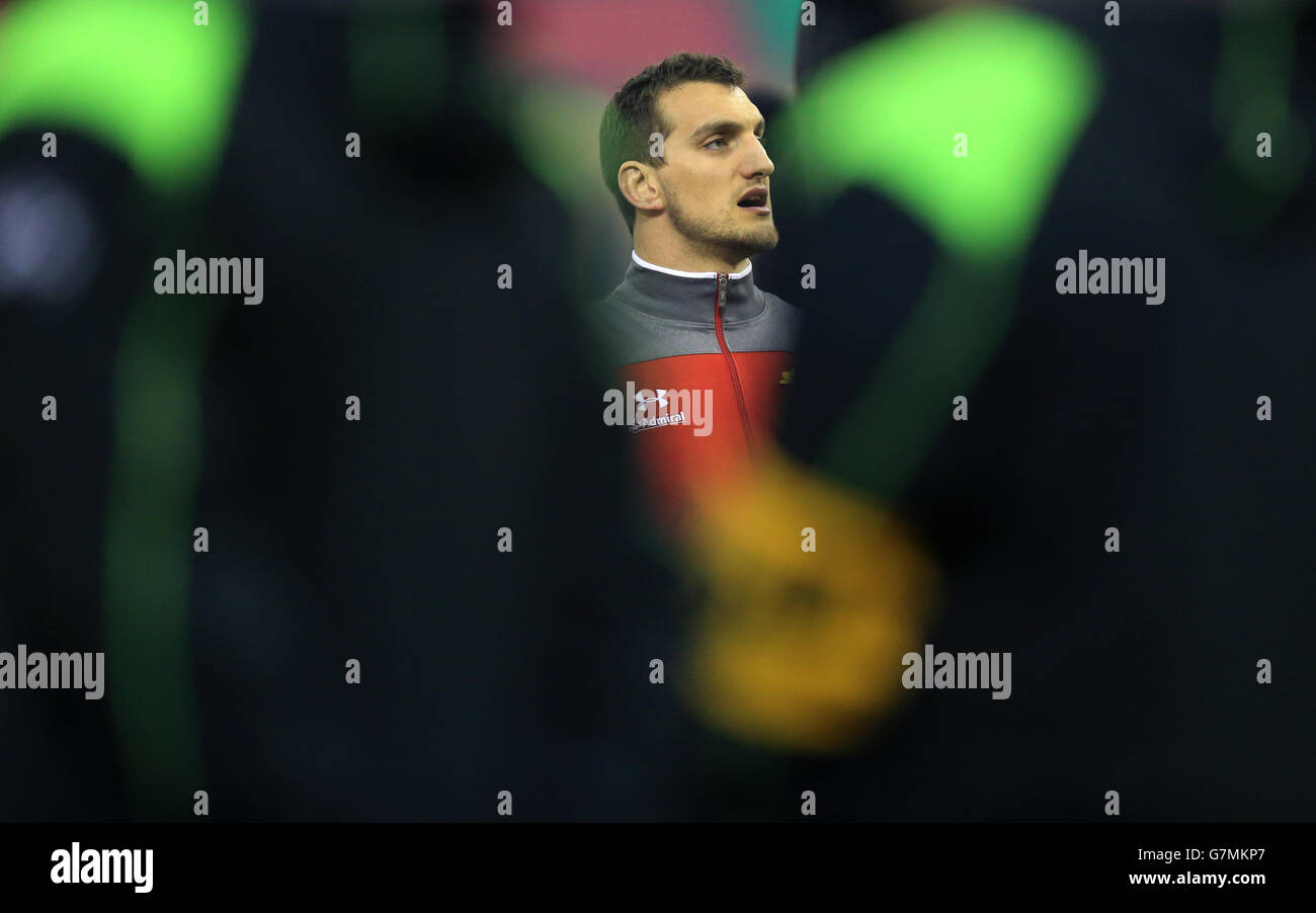 Wales' captain Sam Warburton sings the national anthem Stock Photo - Alamy