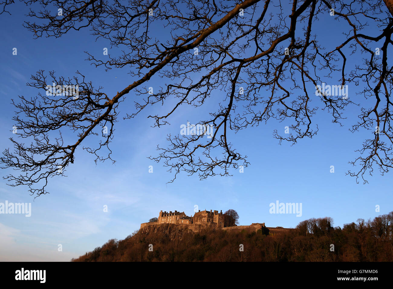 Stirling castle in late afternoon sunshine hi-res stock photography and ...