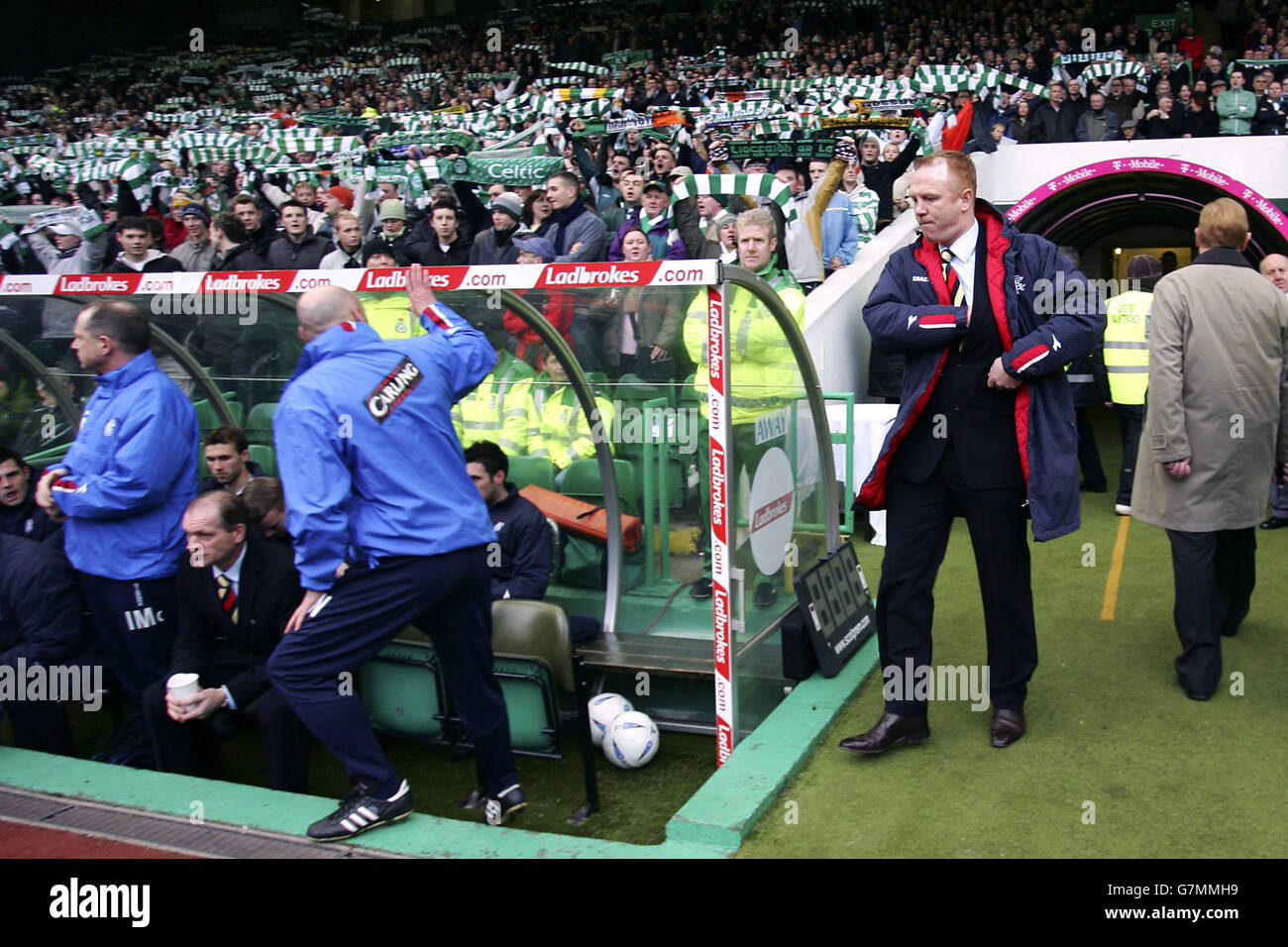Rangers manager Alex McLeish arrives to the dug out at Park Head Stock ...