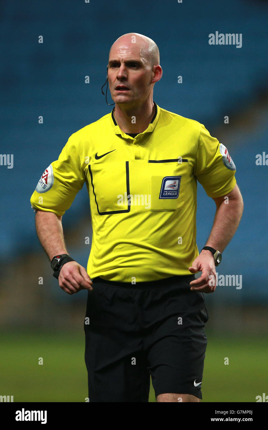 Referee kevin johnson hi-res stock photography and images - Alamy
