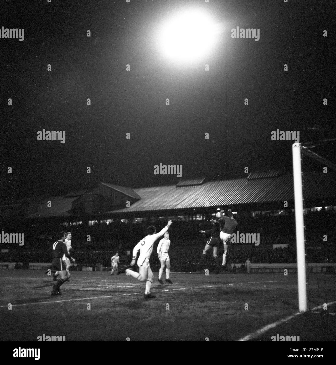 Chelsea floodlights football hi-res stock photography and images - Alamy