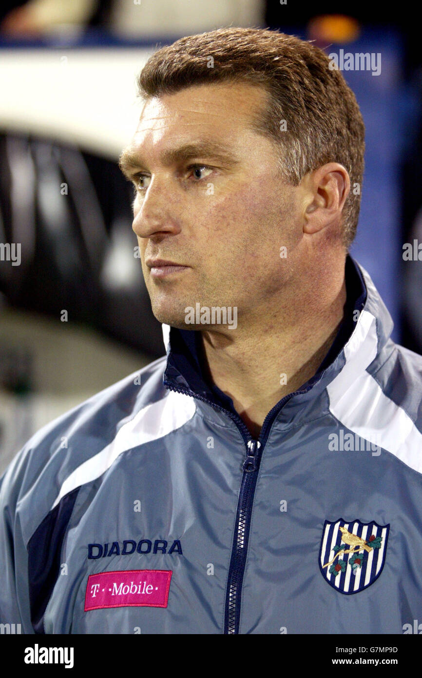 Football utd coach head shot hi-res stock photography and images - Alamy