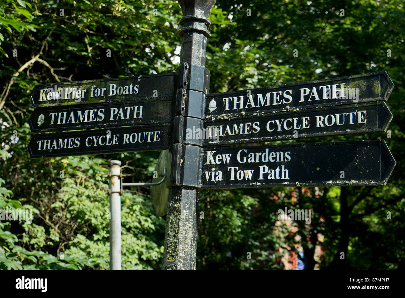 Road and Thames path signs in Kew, London, UK Stock Photo - Alamy