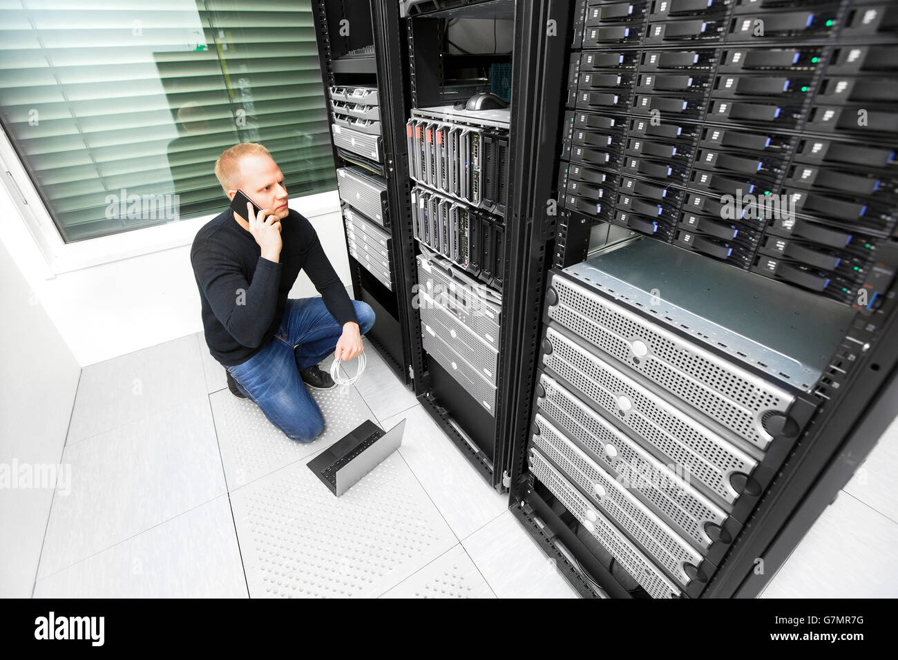 Monitor problem solving monitors hi-res stock photography and images ...