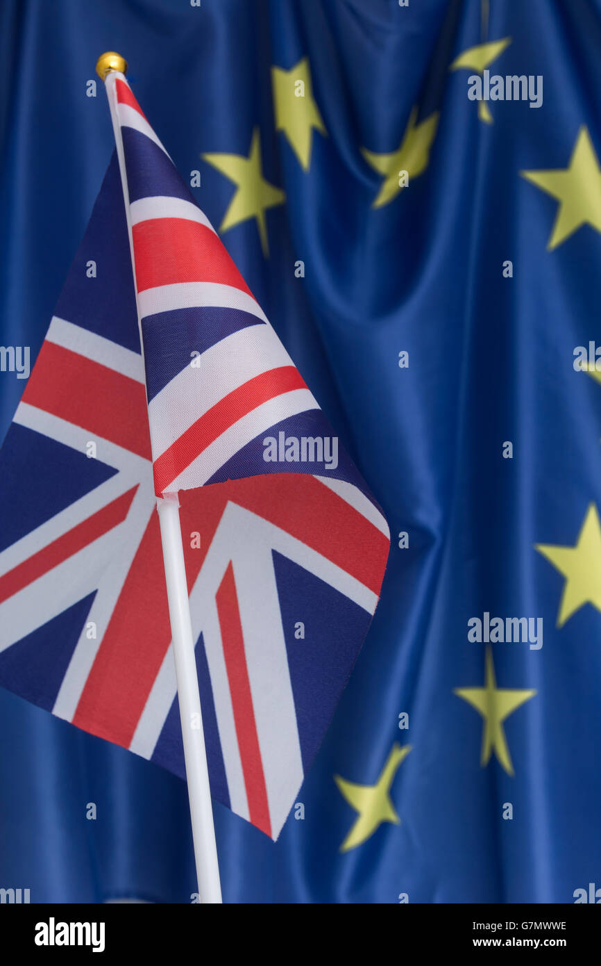 Crumpled union jack hi-res stock photography and images - Alamy