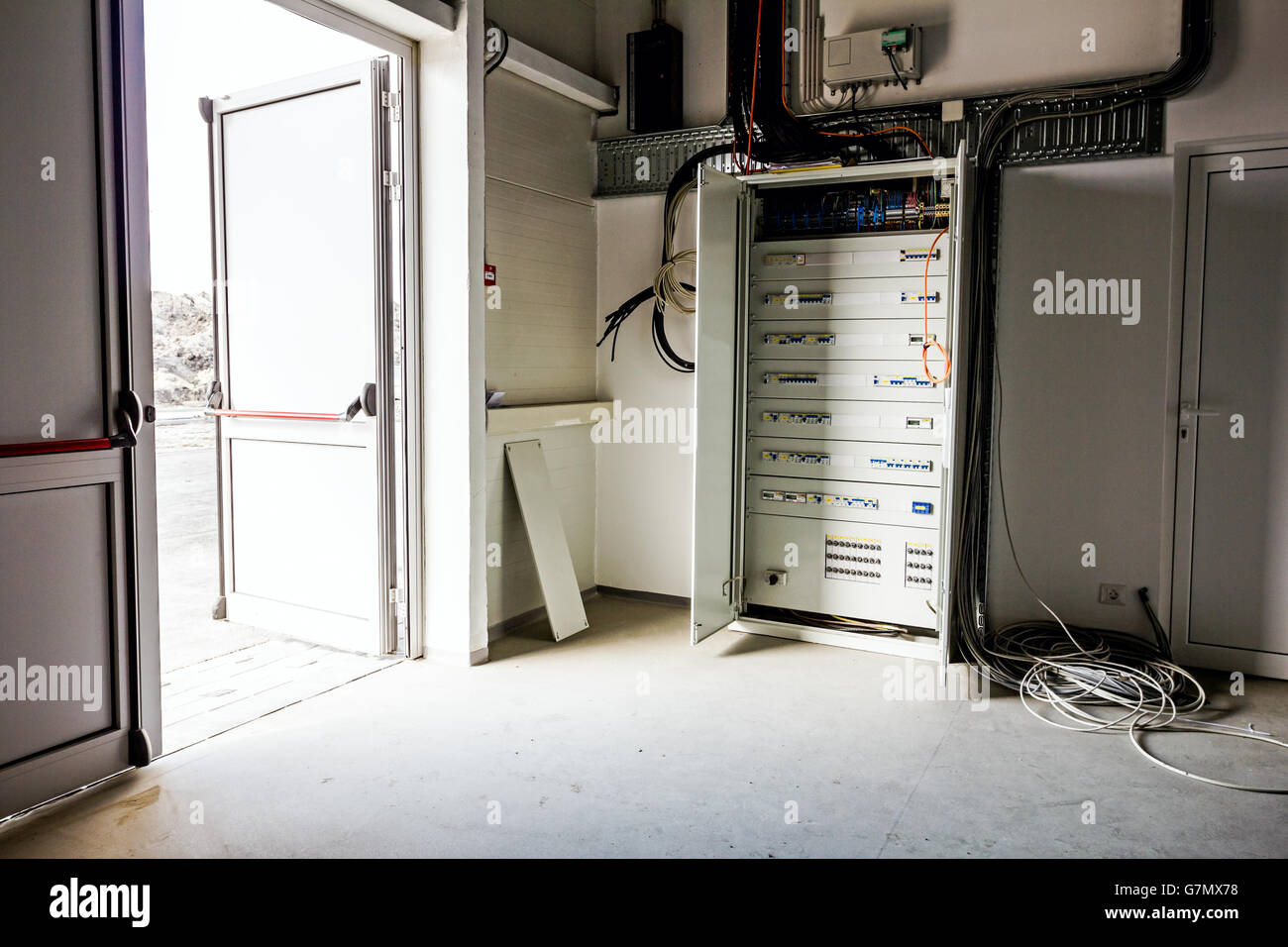 Automatic fuse electrical connector in power lines located inside of ...