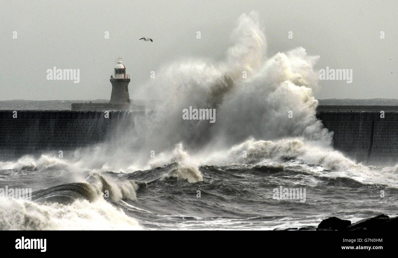 Waves hit pier wall on seafront tynemouth hi-res stock photography and ...