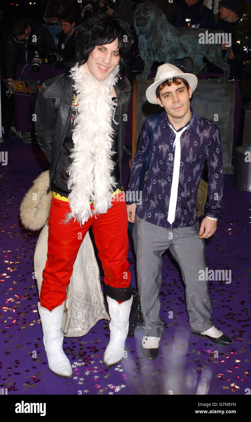 Noel fielding left and his brother michael fielding hi-res stock ...