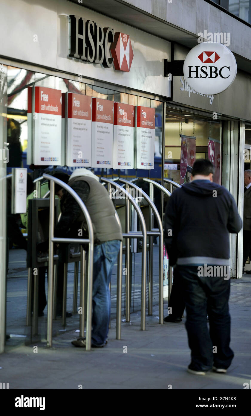 Hsbc cash machines hi-res stock photography and images - Alamy