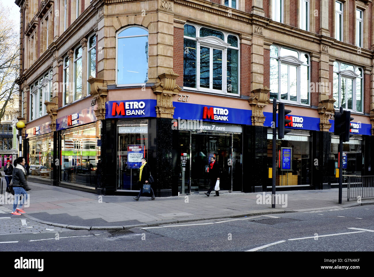 Metrobank hi-res stock photography and images - Alamy