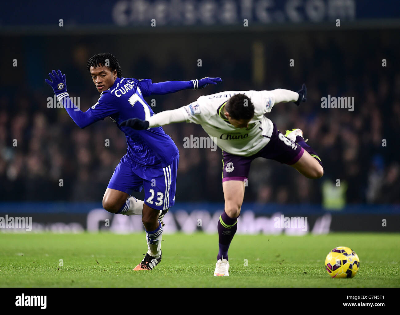 Chelsea's Juan Cuadrado (left) in action during the Barclays Premier ...