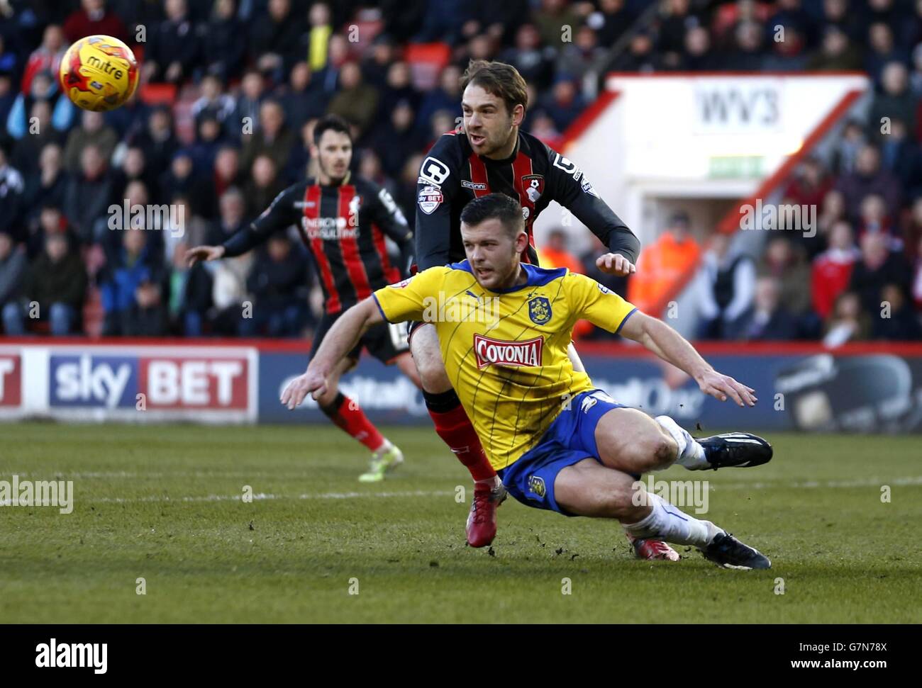 AFC Bournemouth's Brett Pitman and Huddersfield Town's Harry Bunn ...