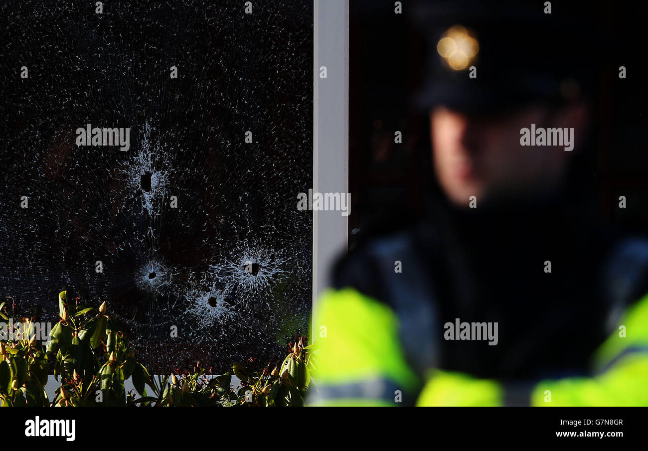 Police seek fatal shooting motive Stock Photo - Alamy