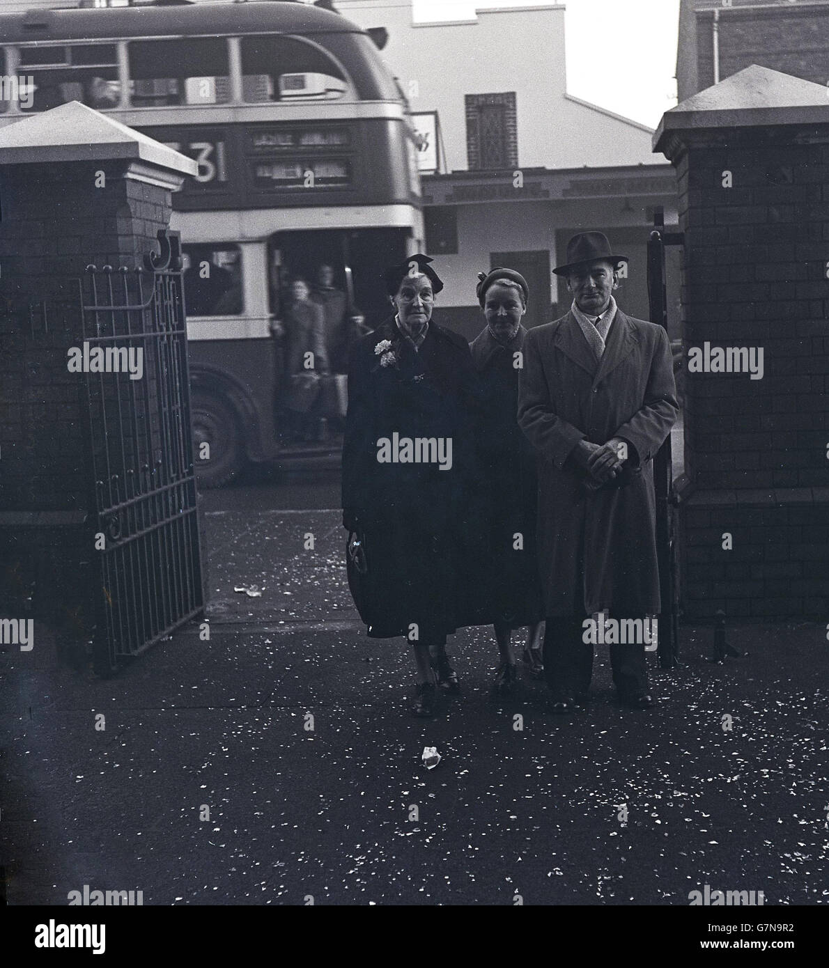 1950s, historical, three adults pose for a picture Stock Photo - Alamy