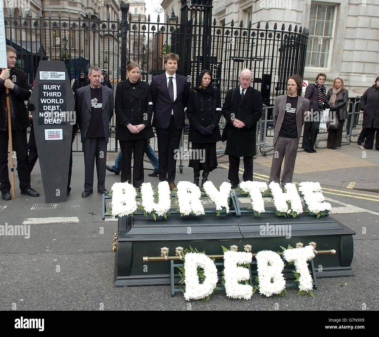 Bury the dead hi-res stock photography and images - Alamy