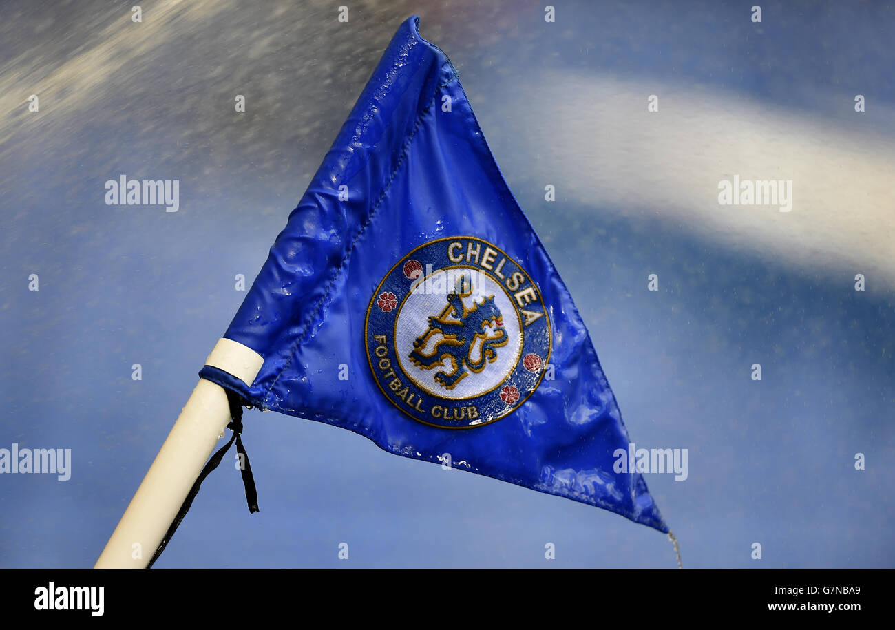 Chelsea corner flag stamford bridge hi-res stock photography and images ...