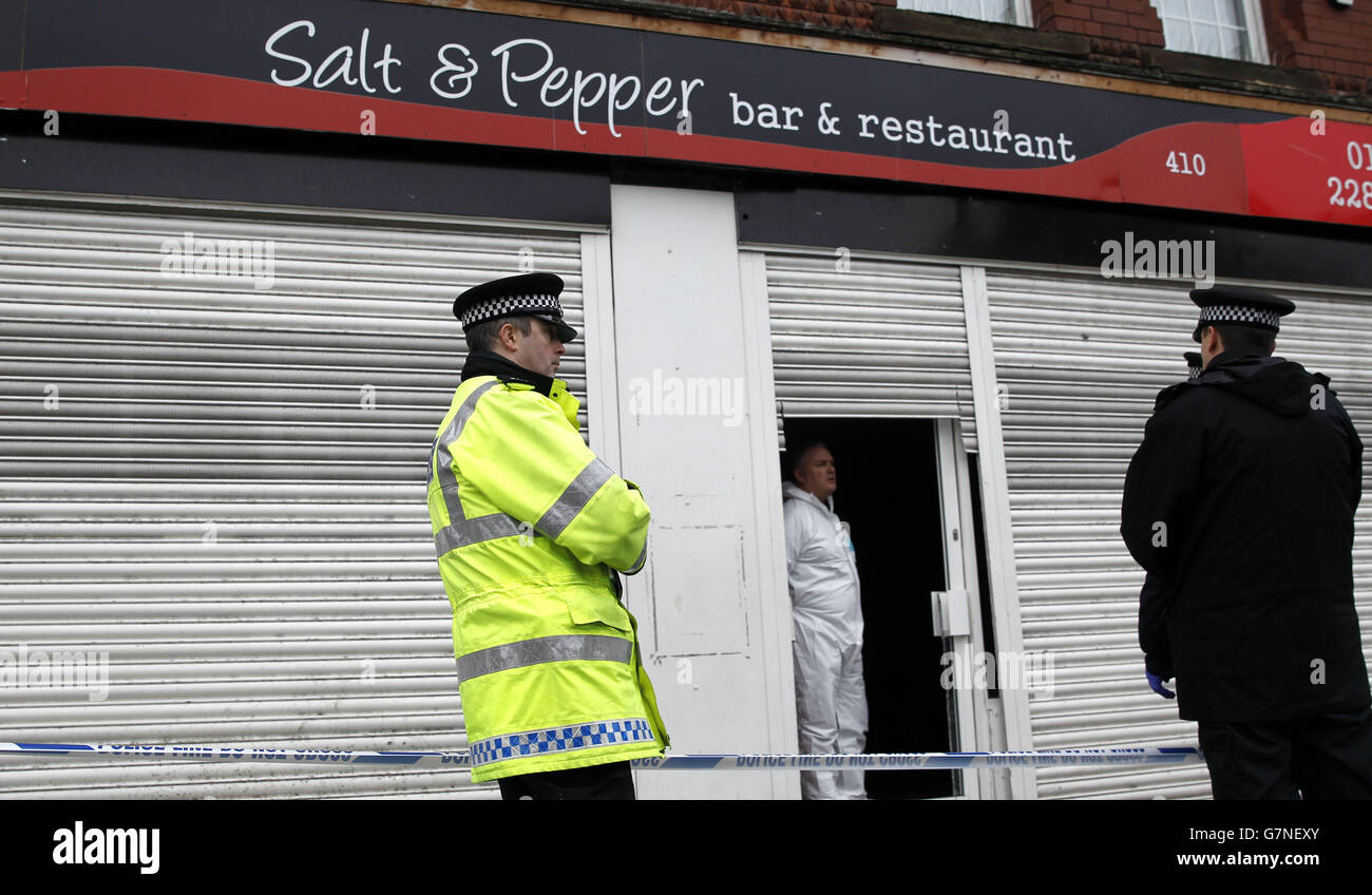 Merseyside police officers outside hi-res stock photography and images ...