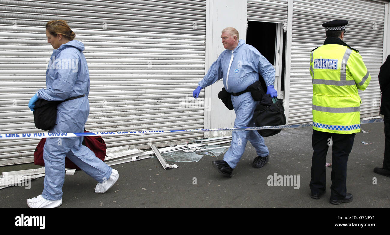 Police officers at bar hi-res stock photography and images - Alamy