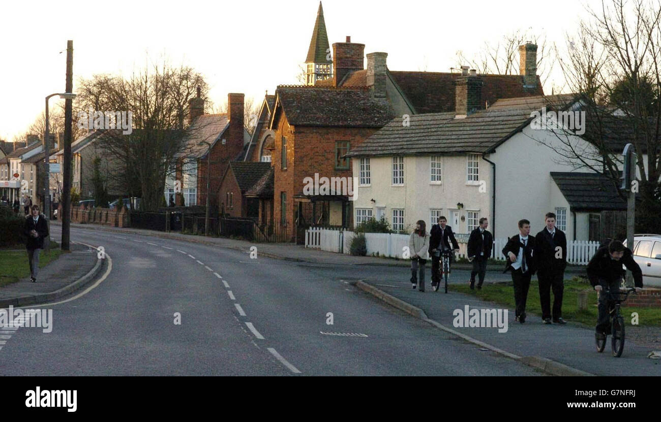 Bronze Dung Sculpture - Bassingbourne Stock Photo - Alamy