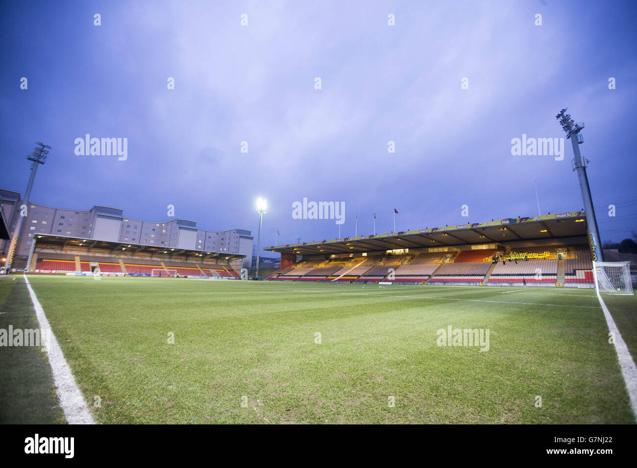 Soccer scottish premiership partick thistle v celtic firhill hi-res stock photography and images ...