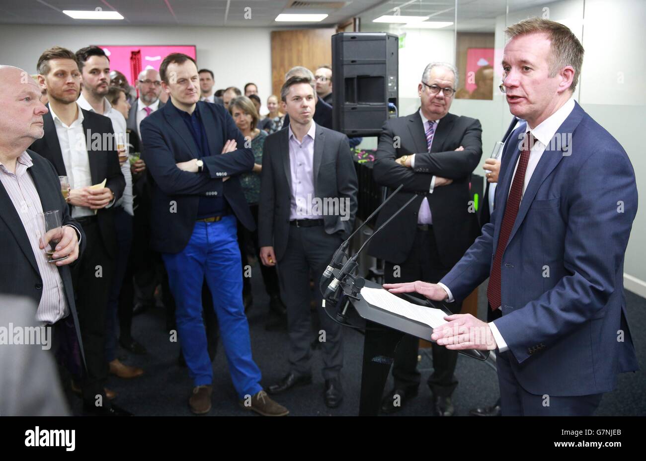 Editorial use only geoff pearce right hi-res stock photography and ...