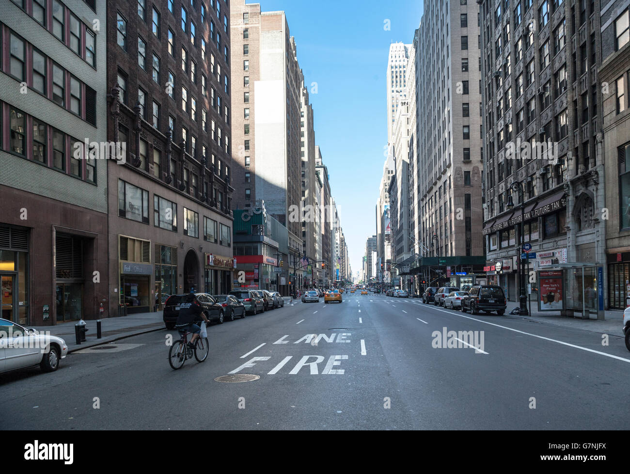 Manhattan buidlings hi-res stock photography and images - Alamy