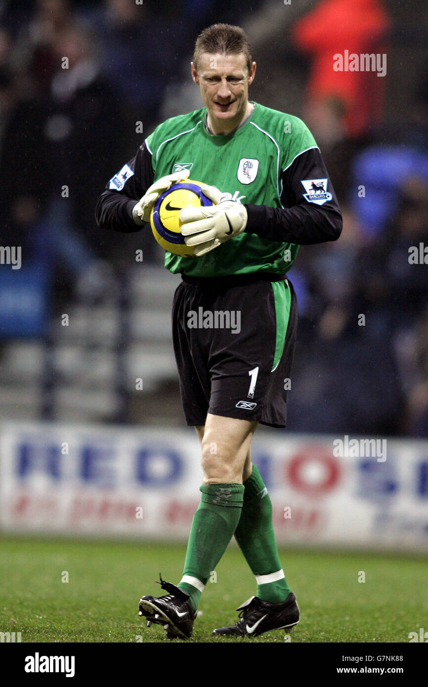 Bolton wanderers goalkeeper kevin poole hi-res stock photography and ...